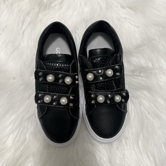 Shoes | Little Girls Black Breathable Sneakers With Pearls On Top ...